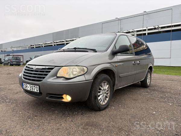 Grey Chrysler Voyager 2006 in Daugavpils, with an engine capacity of 2.80 L and mileage of 384 thousand km for 975 €, photo 1 on AUTOMOTO.COM.LV