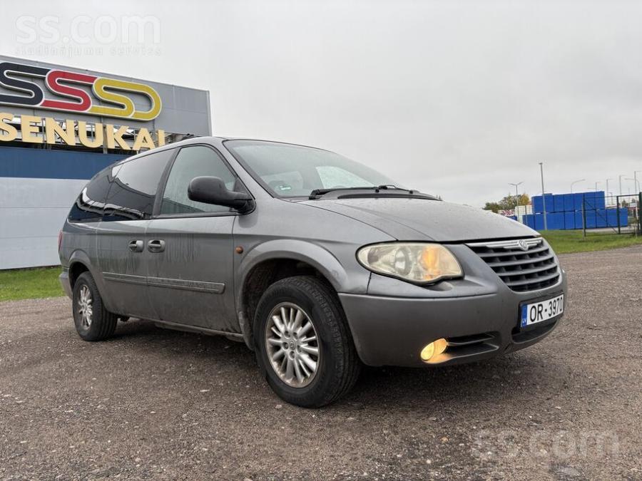 Grey Chrysler Voyager 2006 in Daugavpils, with an engine capacity of 2.80 L and mileage of 384 thousand km for 975 €, photo 8 on AUTOMOTO.COM.LV