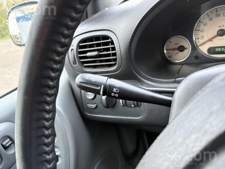 Grey Chrysler Voyager 2006 in Daugavpils, with an engine capacity of 2.80 L and mileage of 384 thousand km for 975 €, photo 15 on AUTOMOTO.COM.LV
