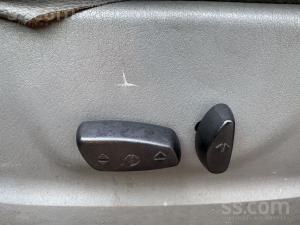 Grey Chrysler Voyager 2006 in Daugavpils, with an engine capacity of 2.80 L and mileage of 384 thousand km for 975 €, photo 21 on AUTOMOTO.COM.LV