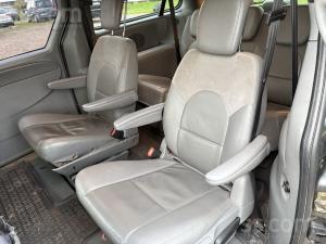 Grey Chrysler Voyager 2006 in Daugavpils, with an engine capacity of 2.80 L and mileage of 384 thousand km for 975 €, photo 22 on AUTOMOTO.COM.LV