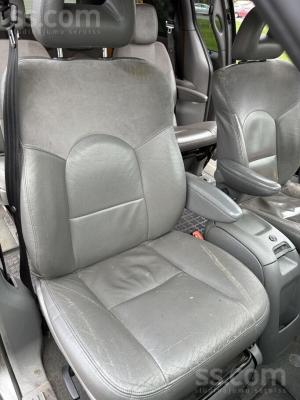 Grey Chrysler Voyager 2006 in Daugavpils, with an engine capacity of 2.80 L and mileage of 384 thousand km for 975 €, photo 26 on AUTOMOTO.COM.LV