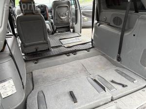 Grey Chrysler Voyager 2006 in Daugavpils, with an engine capacity of 2.80 L and mileage of 384 thousand km for 975 €, photo 30 on AUTOMOTO.COM.LV