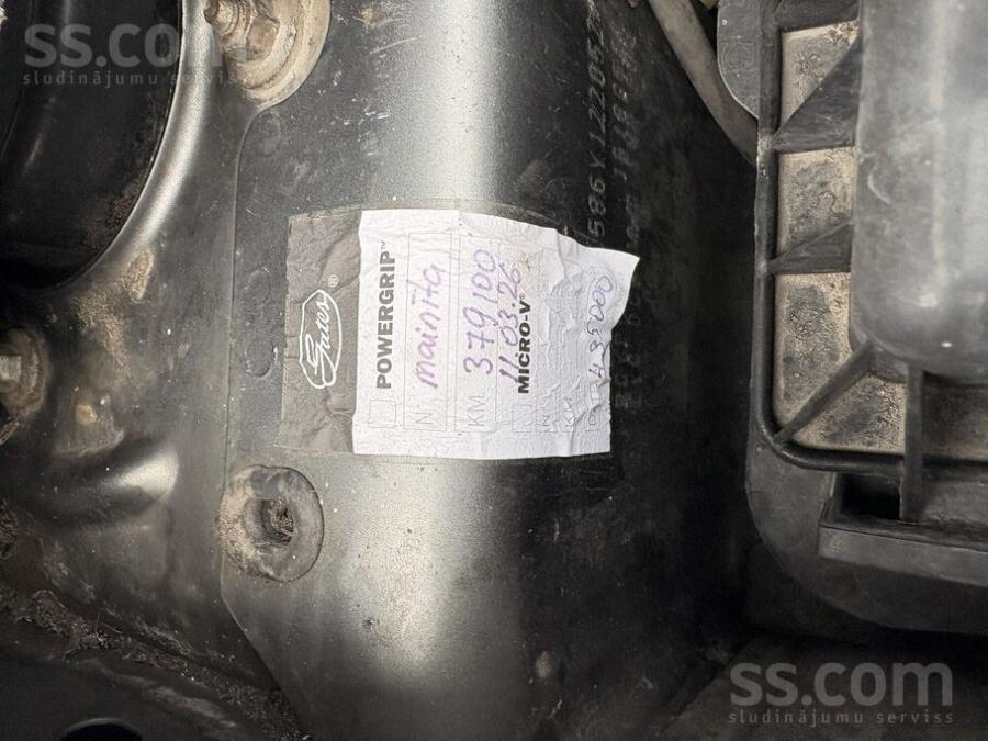 Grey Chrysler Voyager 2006 in Daugavpils, with an engine capacity of 2.80 L and mileage of 384 thousand km for 975 €, photo 33 on AUTOMOTO.COM.LV