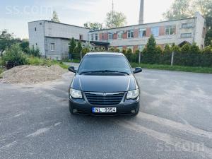 Pelēks Chrysler Voyager 2007 Valmiera, ar dzinēja tilpumu 2.50 L un nobraukumu 387 tūkst. km par 2150 €, foto 2 vietnē AUTOMOTO.COM.LV