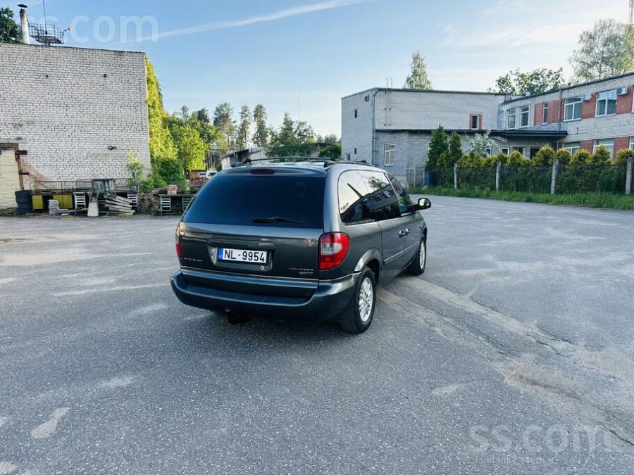 Pelēks Chrysler Voyager 2007 Valmiera, ar dzinēja tilpumu 2.50 L un nobraukumu 387 tūkst. km par 2150 €, foto 5 vietnē AUTOMOTO.COM.LV