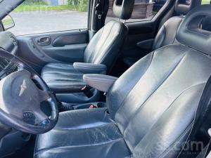 Pelēks Chrysler Voyager 2007 Valmiera, ar dzinēja tilpumu 2.50 L un nobraukumu 387 tūkst. km par 2150 €, foto 9 vietnē AUTOMOTO.COM.LV
