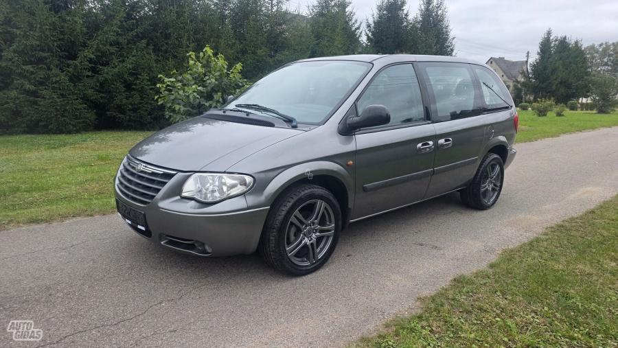 Grey Chrysler Voyager 2007 in Kaunas, with an engine capacity of 3.30 L and mileage of 311 thousand km for 2700 €, photo 1 on AUTOMOTO.COM.LV