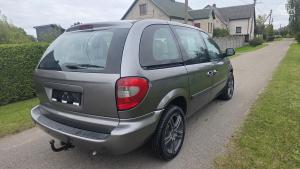Grey Chrysler Voyager 2007 in Kaunas, with an engine capacity of 3.30 L and mileage of 311 thousand km for 2700 €, photo 7 on AUTOMOTO.COM.LV