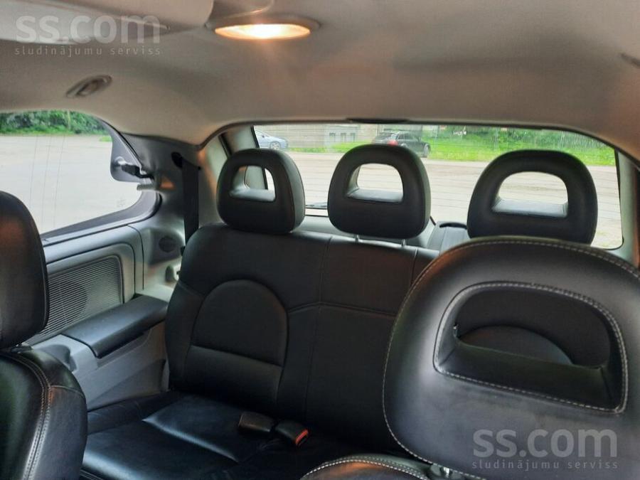 Pelēks Chrysler Voyager 2007 Rīga, ar dzinēja tilpumu 2.80 L un nobraukumu 0 tūkst. km par 2890 €, foto 9 vietnē AUTOMOTO.COM.LV