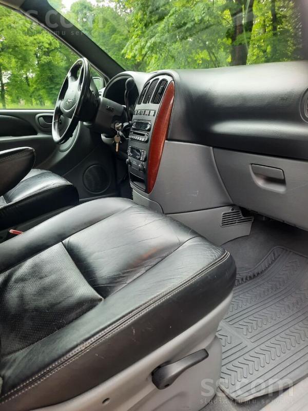 Pelēks Chrysler Voyager 2007 Rīga, ar dzinēja tilpumu 2.80 L un nobraukumu 0 tūkst. km par 2890 €, foto 9 vietnē AUTOMOTO.COM.LV