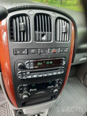 Pelēks Chrysler Voyager 2007 Rīga, ar dzinēja tilpumu 2.80 L un nobraukumu 0 tūkst. km par 2890 €, foto 13 vietnē AUTOMOTO.COM.LV