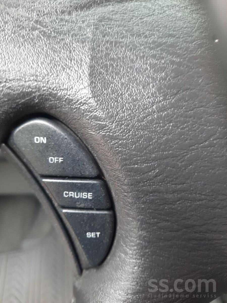 Pelēks Chrysler Voyager 2007 Rīga, ar dzinēja tilpumu 2.80 L un nobraukumu 0 tūkst. km par 2890 €, foto 20 vietnē AUTOMOTO.COM.LV