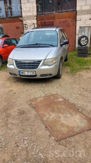 Grey Chrysler Voyager 2007 in Preili, with an engine capacity of 2.40 L and mileage of 358 thousand km for 1750 €, photo  on AUTOMOTO.COM.LV