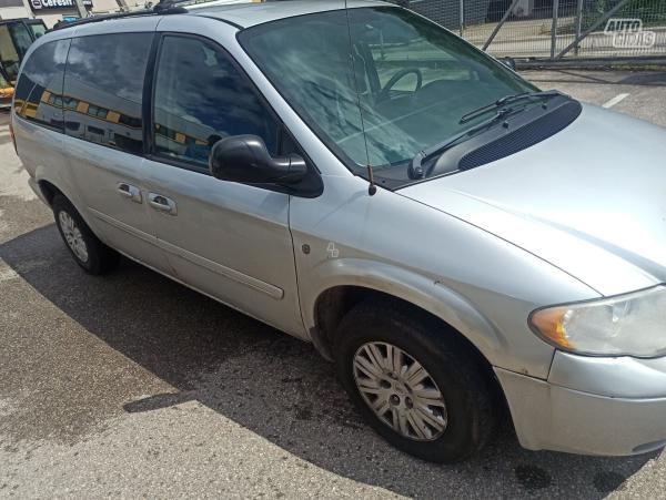 Pelēks Chrysler Voyager 2007 Kauņa, ar dzinēja tilpumu 3.30 L un nobraukumu 275 tūkst. km par 400 €, foto 2 vietnē AUTOMOTO.COM.LV