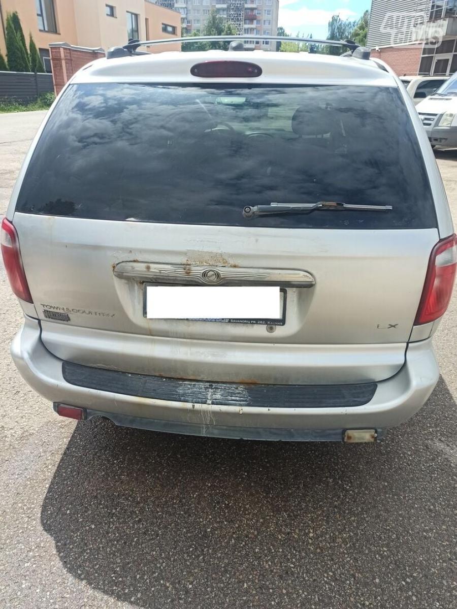 Pelēks Chrysler Voyager 2007 Kauņa, ar dzinēja tilpumu 3.30 L un nobraukumu 275 tūkst. km par 400 €, foto 5 vietnē AUTOMOTO.COM.LV