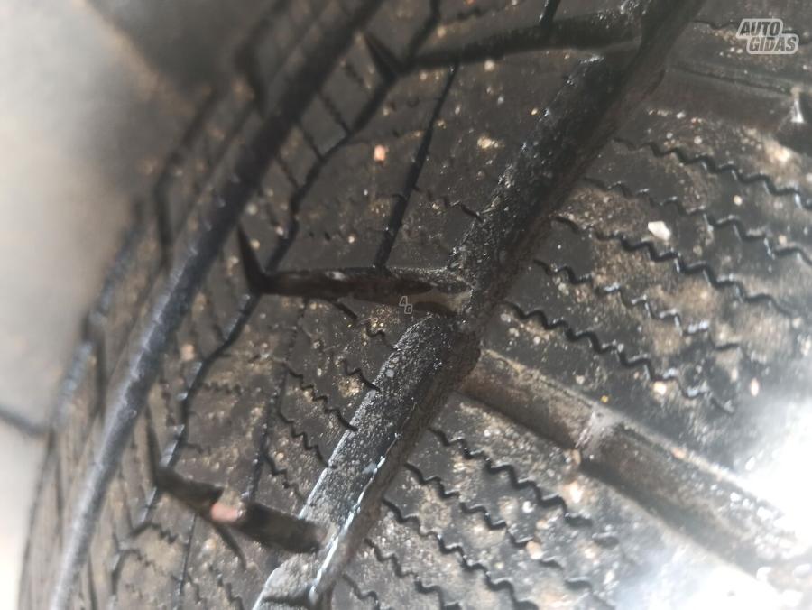 Pelēks Chrysler Voyager 2007 Kauņa, ar dzinēja tilpumu 3.30 L un nobraukumu 275 tūkst. km par 400 €, foto 12 vietnē AUTOMOTO.COM.LV