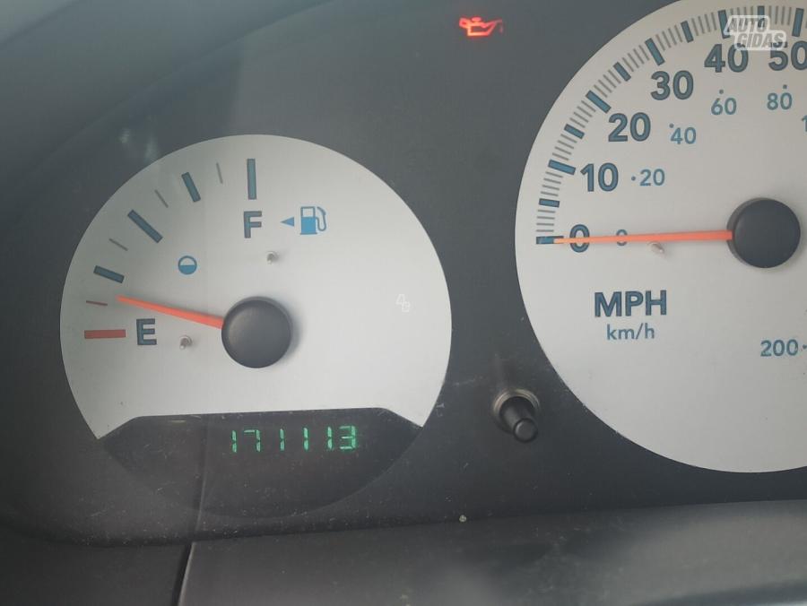 Pelēks Chrysler Voyager 2007 Kauņa, ar dzinēja tilpumu 3.30 L un nobraukumu 275 tūkst. km par 400 €, foto 15 vietnē AUTOMOTO.COM.LV