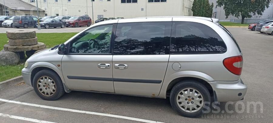 Pelēks Chrysler Voyager 2007 Rīga, ar dzinēja tilpumu 2.40 L un nobraukumu 360 tūkst. km par 1100 €, foto 3 vietnē AUTOMOTO.COM.LV