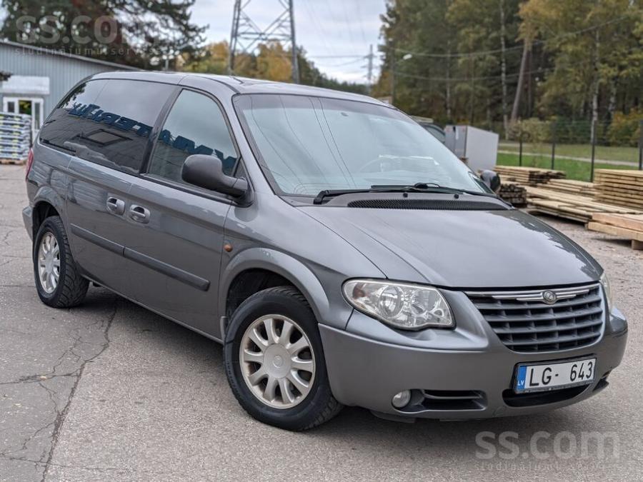 Pelēks Chrysler Voyager 2007 Rīga, ar dzinēja tilpumu 2.80 L un nobraukumu 219 tūkst. km par 1990 €, foto 1 vietnē AUTOMOTO.COM.LV
