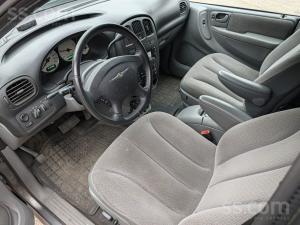 Pelēks Chrysler Voyager 2007 Rīga, ar dzinēja tilpumu 2.80 L un nobraukumu 219 tūkst. km par 1990 €, foto 7 vietnē AUTOMOTO.COM.LV