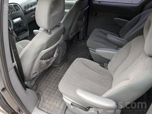 Pelēks Chrysler Voyager 2007 Rīga, ar dzinēja tilpumu 2.80 L un nobraukumu 219 tūkst. km par 1990 €, foto 8 vietnē AUTOMOTO.COM.LV