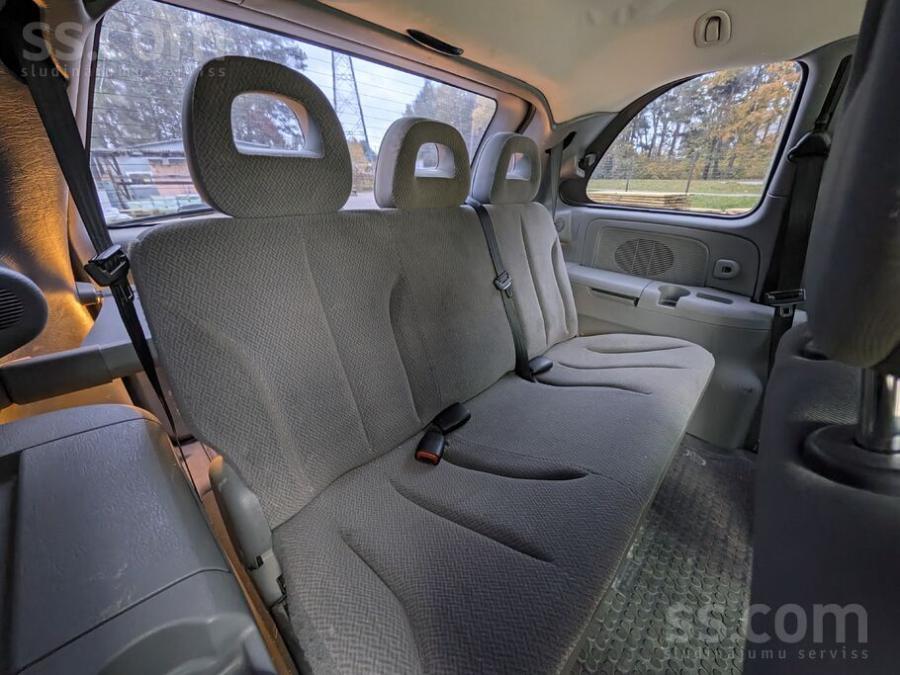 Pelēks Chrysler Voyager 2007 Rīga, ar dzinēja tilpumu 2.80 L un nobraukumu 219 tūkst. km par 1990 €, foto 13 vietnē AUTOMOTO.COM.LV