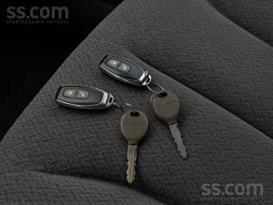 Pelēks Chrysler Voyager 2007 Rīga, ar dzinēja tilpumu 2.80 L un nobraukumu 219 tūkst. km par 1990 €, foto 21 vietnē AUTOMOTO.COM.LV