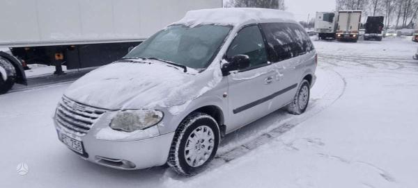 Grey Chrysler Voyager 2008 in Vilnius, with an engine capacity of 2.50 L and mileage of 414 thousand km for 750 €, photo 1 on AUTOMOTO.COM.LV