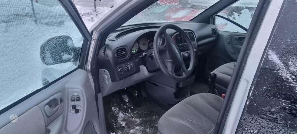 Grey Chrysler Voyager 2008 in Vilnius, with an engine capacity of 2.50 L and mileage of 414 thousand km for 750 €, photo 9 on AUTOMOTO.COM.LV