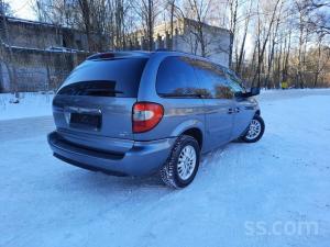 Grey Chrysler Voyager 2008 in Riga, with an engine capacity of 2.80 L and mileage of 166 thousand km for 4470 €, photo 2 on AUTOMOTO.COM.LV