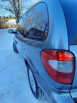 Grey Chrysler Voyager 2008 in Riga, with an engine capacity of 2.80 L and mileage of 166 thousand km for 4470 €, photo 7 on AUTOMOTO.COM.LV