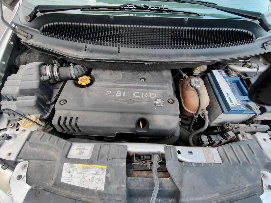 Grey Chrysler Voyager 2008 in Vilnius, with an engine capacity of 2.78 L and mileage of 170 thousand km for 3000 €, photo 13 on AUTOMOTO.COM.LV