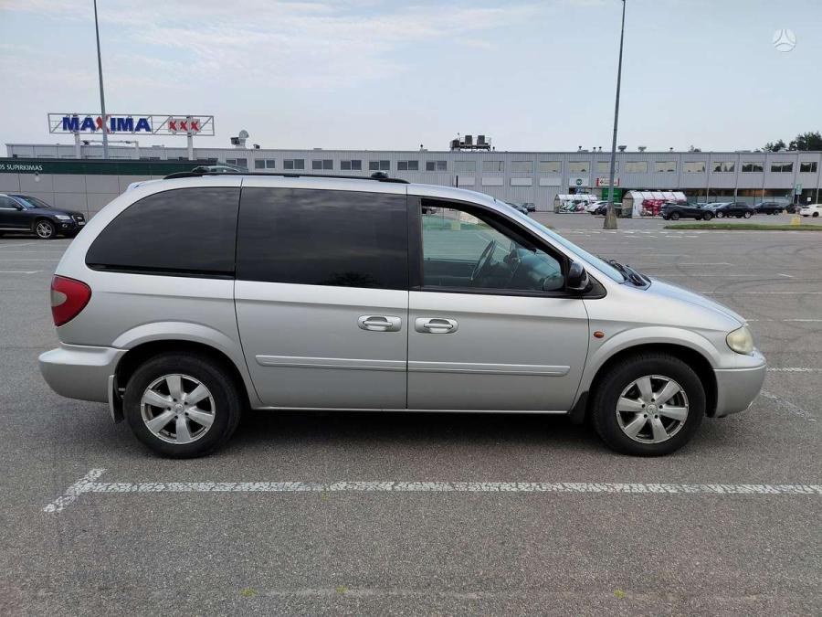 Grey Chrysler Voyager 2008 in Vilnius, with an engine capacity of 2.78 L and mileage of 170 thousand km for 3000 €, photo 24 on AUTOMOTO.COM.LV