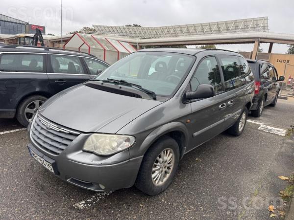 Chrysler Voyager 2008 in Riga on AUTOMOTO.COM.LV Grey Chrysler Voyager 2008 in Riga, with an engine capacity of 2.80 L and mileage of 312 thousand km for 2200 €, photo 4 on AUTOMOTO.COM.LV