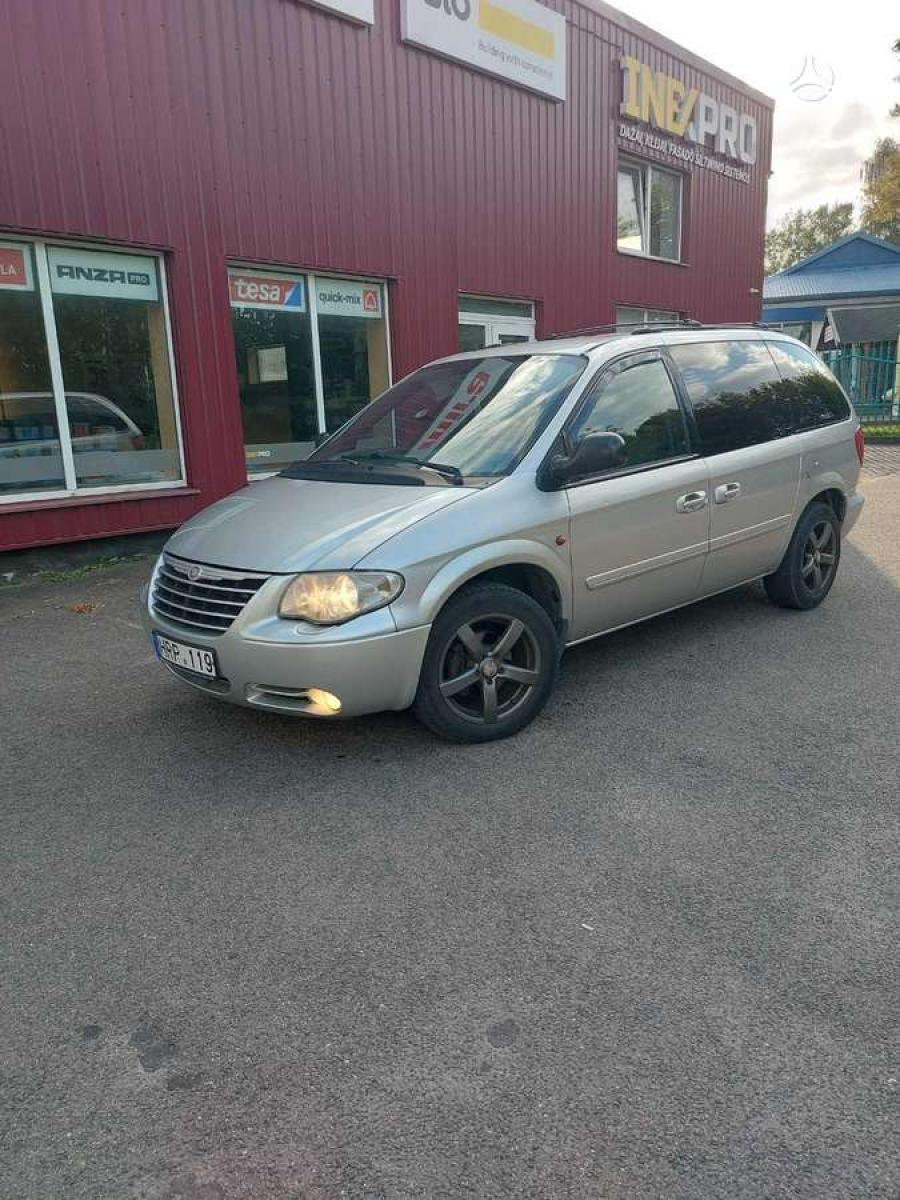Pelēks Chrysler Voyager 2005 Viļņa, ar dzinēja tilpumu 2.80 L un nobraukumu 356 tūkst. km par 1200 €, foto 1 vietnē AUTOMOTO.COM.LV