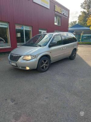 Pelēks Chrysler Voyager 2005 Viļņa, ar dzinēja tilpumu 2.80 L un nobraukumu 356 tūkst. km par 1200 €, foto 3 vietnē AUTOMOTO.COM.LV