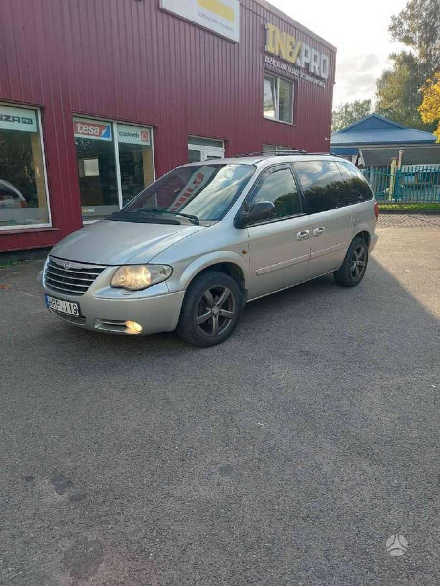 Pelēks Chrysler Voyager 2005 Viļņa, ar dzinēja tilpumu 2.80 L un nobraukumu 356 tūkst. km par 1200 €, foto 3 vietnē AUTOMOTO.COM.LV