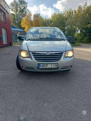 Pelēks Chrysler Voyager 2005 Viļņa, ar dzinēja tilpumu 2.80 L un nobraukumu 356 tūkst. km par 1200 €, foto 4 vietnē AUTOMOTO.COM.LV