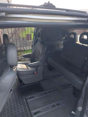Pelēks Chrysler Voyager 2005 Viļņa, ar dzinēja tilpumu 2.80 L un nobraukumu 356 tūkst. km par 1200 €, foto 9 vietnē AUTOMOTO.COM.LV