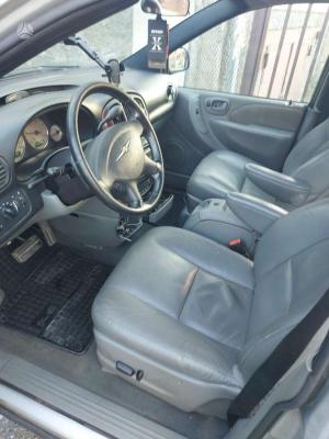 Pelēks Chrysler Voyager 2005 Viļņa, ar dzinēja tilpumu 2.80 L un nobraukumu 356 tūkst. km par 1200 €, foto 10 vietnē AUTOMOTO.COM.LV