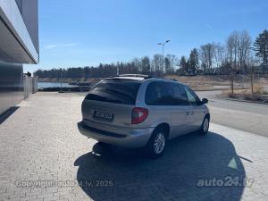 Pelēks Chrysler Voyager 2005 Tallina, ar dzinēja tilpumu 2.50 L un nobraukumu 356 tūkst. km par 1500 €, foto 4 vietnē AUTOMOTO.COM.LV