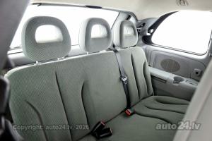 Grey Chrysler Voyager 2006 in Tallinn, with an engine capacity of 2.80 L and mileage of 348 thousand km for 899 €, photo 9 on AUTOMOTO.COM.LV