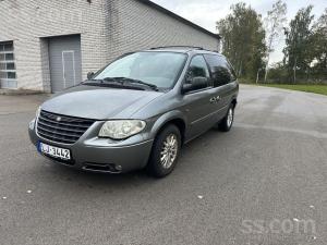 Grey Chrysler Voyager 2006 in Ogre, with an engine capacity of 2.50 L and mileage of 331 thousand km for 1650 €, photo 3 on AUTOMOTO.COM.LV