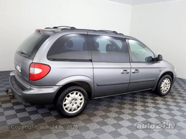 Grey Chrysler Voyager 2007 in Tallinn, with an engine capacity of 2.50 L and mileage of 288 thousand km for 799 €, photo 3 on AUTOMOTO.COM.LV