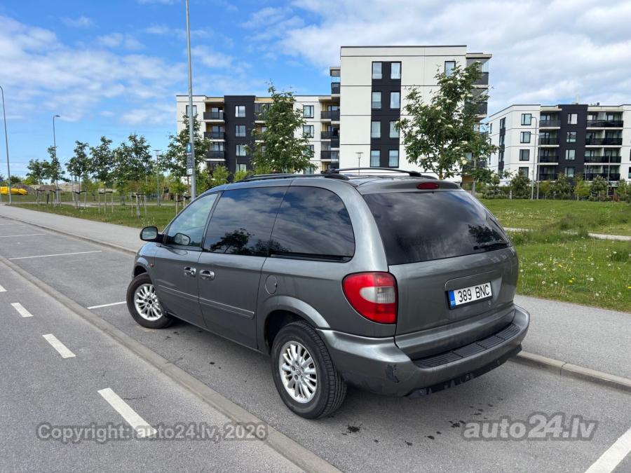 Pelēks Chrysler Voyager 2008 Tallina, ar dzinēja tilpumu 2.80 L un nobraukumu 269 tūkst. km par 1499 €, foto 3 vietnē AUTOMOTO.COM.LV