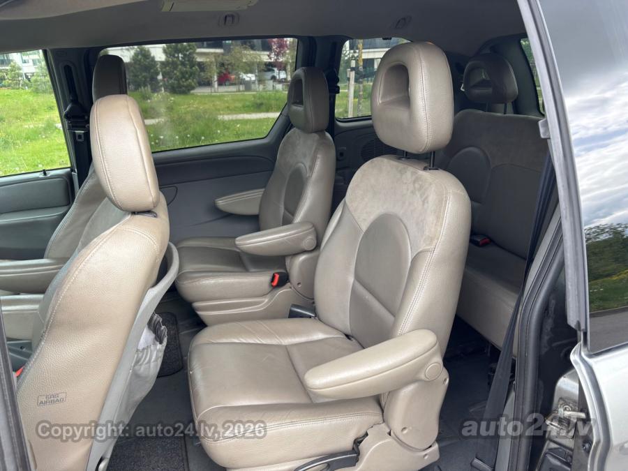 Pelēks Chrysler Voyager 2008 Tallina, ar dzinēja tilpumu 2.80 L un nobraukumu 269 tūkst. km par 1499 €, foto 7 vietnē AUTOMOTO.COM.LV