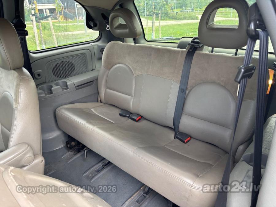 Pelēks Chrysler Voyager 2008 Tallina, ar dzinēja tilpumu 2.80 L un nobraukumu 269 tūkst. km par 1499 €, foto 8 vietnē AUTOMOTO.COM.LV
