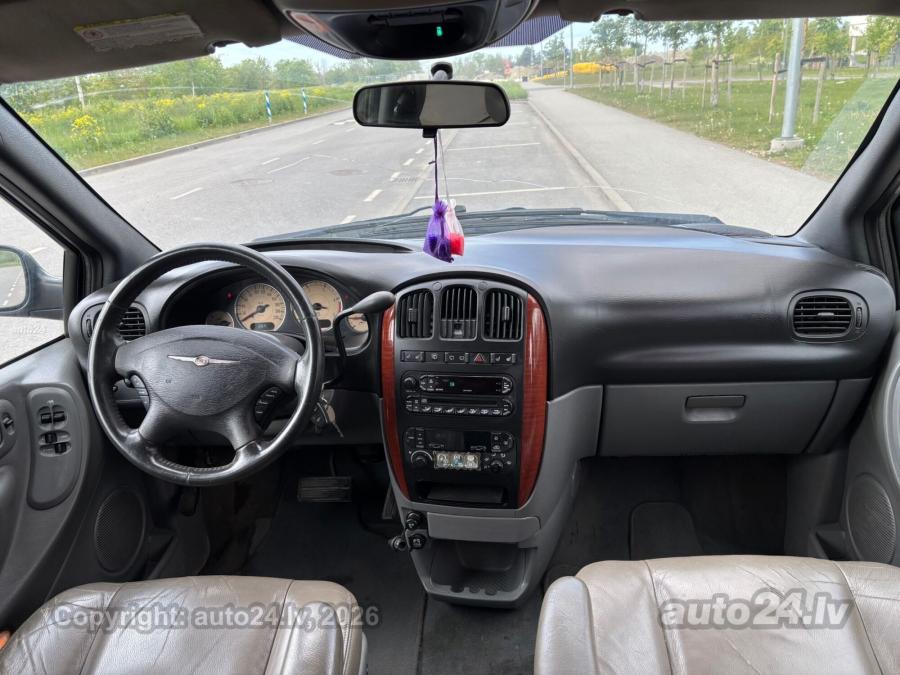 Pelēks Chrysler Voyager 2008 Tallina, ar dzinēja tilpumu 2.80 L un nobraukumu 269 tūkst. km par 1499 €, foto 10 vietnē AUTOMOTO.COM.LV