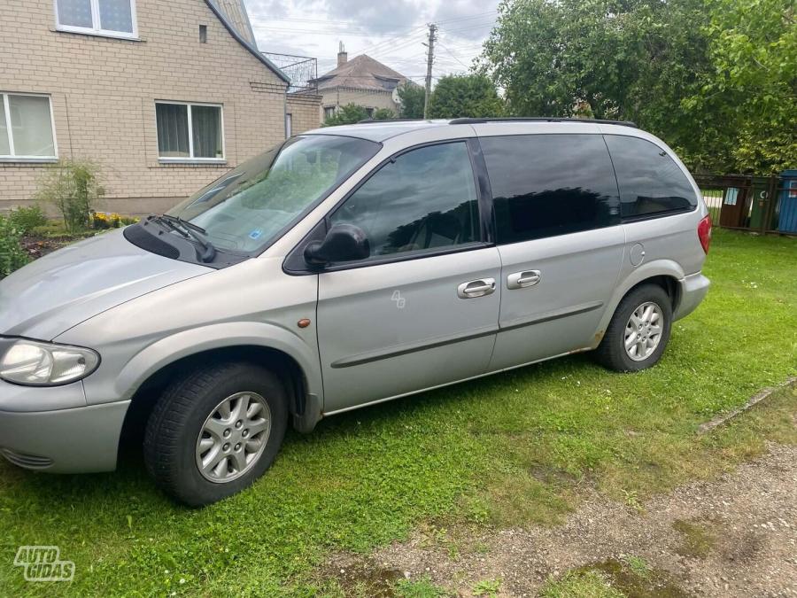 Chrysler Voyager 2001 in Kaunas, with an engine capacity of 2.50 L and mileage of 299 thousand km for 900 €, photo 1 on AUTOMOTO.COM.LV